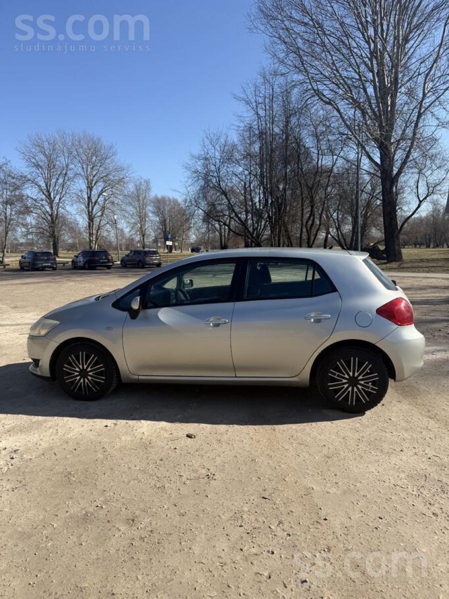 Toyota Auris 2007 Rīga, ar dzinēja tilpumu 2.00 L un nobraukumu 230 tūkst. km par 1900 €, foto 9 vietnē AUTOMOTO.COM.LV