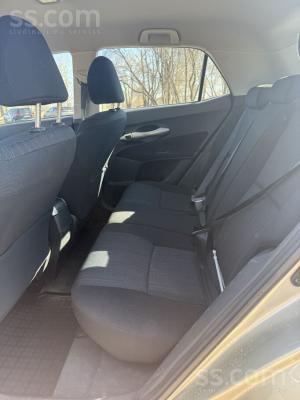 Toyota Auris 2007 Rīga, ar dzinēja tilpumu 2.00 L un nobraukumu 230 tūkst. km par 1900 €, foto 12 vietnē AUTOMOTO.COM.LV