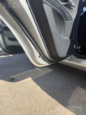 Toyota Auris 2007 Rīga, ar dzinēja tilpumu 2.00 L un nobraukumu 230 tūkst. km par 1900 €, foto 14 vietnē AUTOMOTO.COM.LV