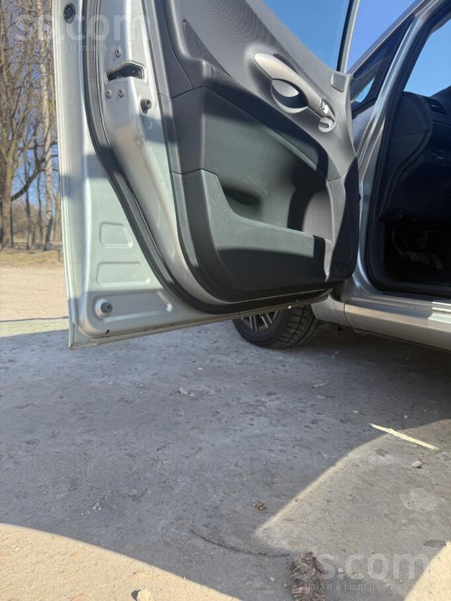 Toyota Auris 2007 Rīga, ar dzinēja tilpumu 2.00 L un nobraukumu 230 tūkst. km par 1900 €, foto 15 vietnē AUTOMOTO.COM.LV