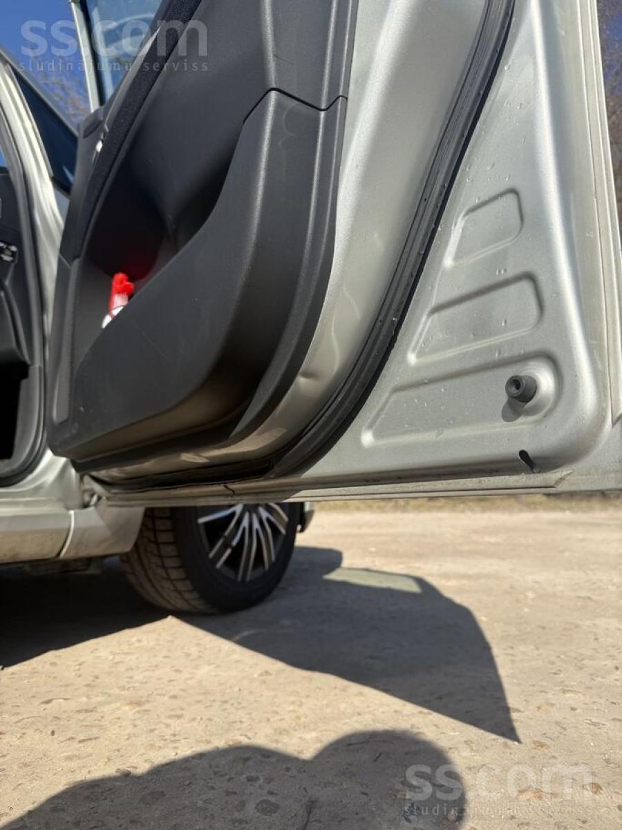 Toyota Auris 2007 Rīga, ar dzinēja tilpumu 2.00 L un nobraukumu 230 tūkst. km par 1900 €, foto 18 vietnē AUTOMOTO.COM.LV