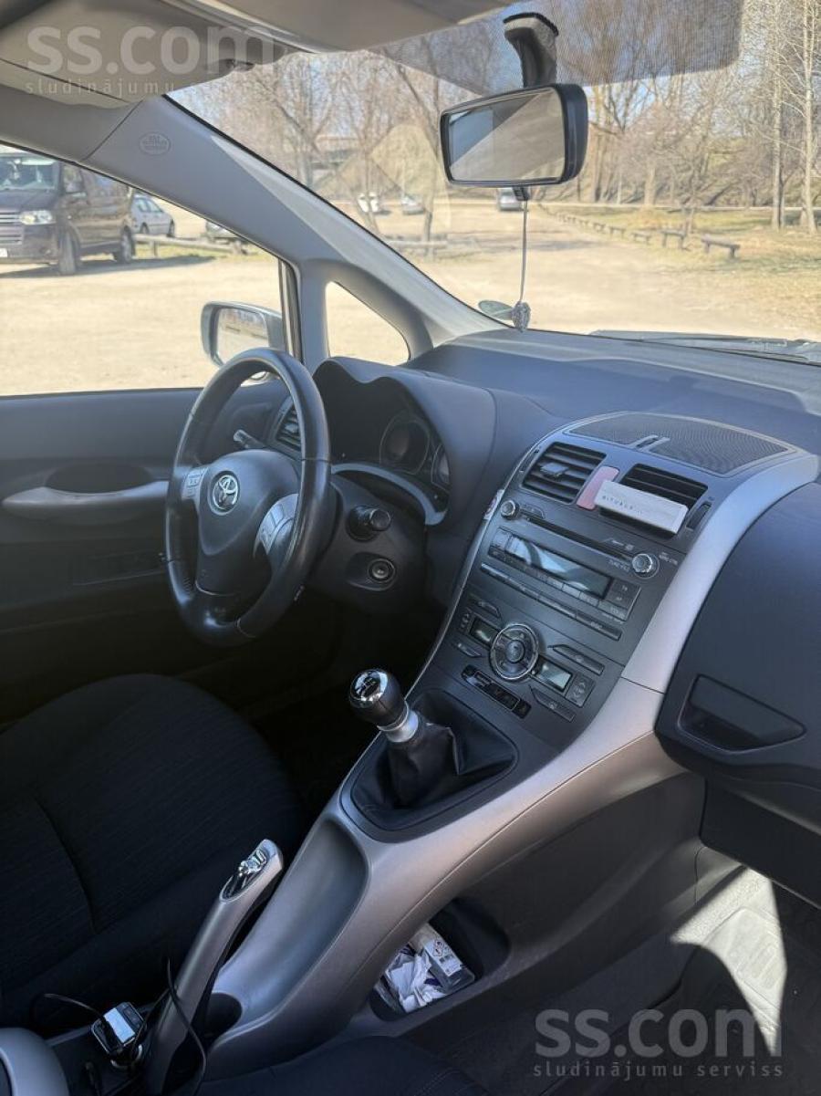Toyota Auris 2007 Rīga, ar dzinēja tilpumu 2.00 L un nobraukumu 230 tūkst. km par 1900 €, foto 19 vietnē AUTOMOTO.COM.LV