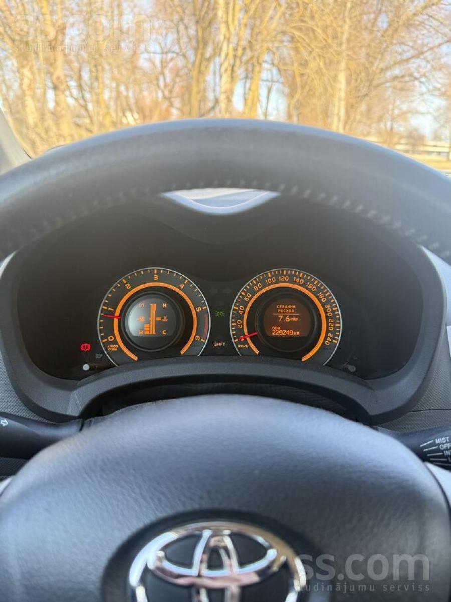 Toyota Auris 2007 Rīga, ar dzinēja tilpumu 2.00 L un nobraukumu 230 tūkst. km par 1900 €, foto 20 vietnē AUTOMOTO.COM.LV