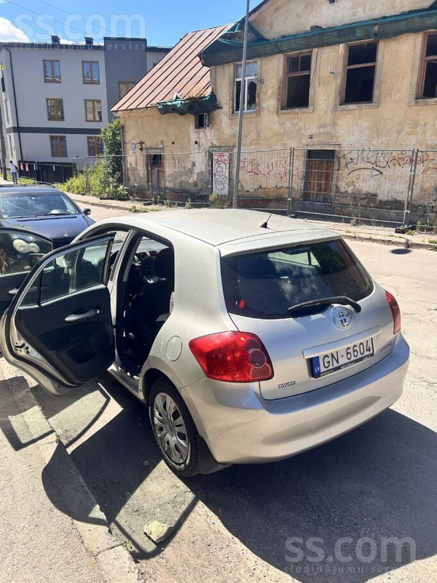 Toyota Auris 2007 in Riga, with an engine capacity of 1.60 L and mileage of 261 thousand km for 1150 €, photo 5 on AUTOMOTO.COM.LV