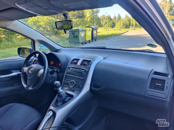 Toyota Auris 2007 in Siauliai, with an engine capacity of 2.00 L and mileage of 260 thousand km for 1550 €, photo 7 on AUTOMOTO.COM.LV