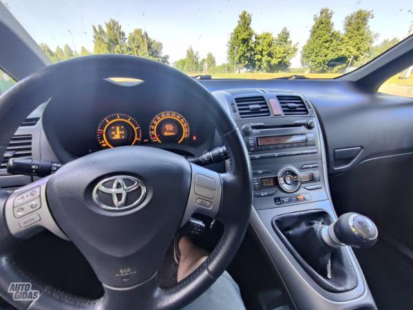 Toyota Auris 2007 in Siauliai, with an engine capacity of 2.00 L and mileage of 260 thousand km for 1550 €, photo 9 on AUTOMOTO.COM.LV