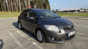 Toyota Auris 2007 Rīga, ar dzinēja tilpumu 1.40 L un nobraukumu 190 tūkst. km par 2200 €, foto  vietnē AUTOMOTO.COM.LV
