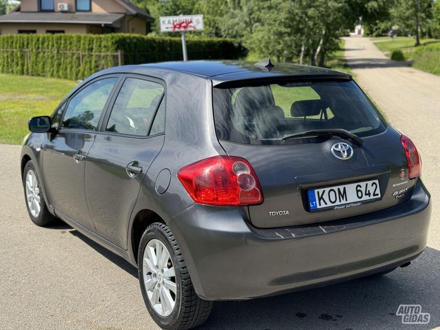 Toyota Auris 2007 in Vilnius, with an engine capacity of 2.00 L and mileage of 308 thousand km for 1950 €, photo 5 on AUTOMOTO.COM.LV