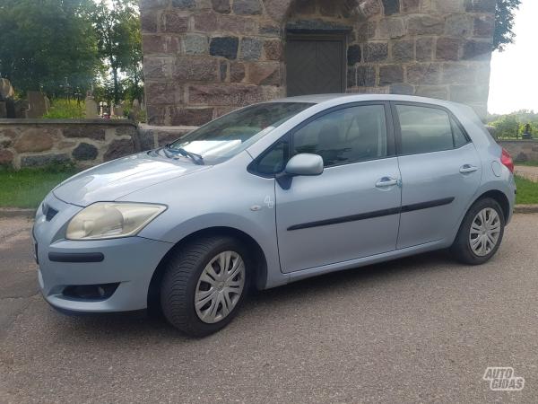 Toyota Auris 2007 Viļņa, ar dzinēja tilpumu 2.00 L un nobraukumu 30 tūkst. km par 2100 €, foto 4 vietnē AUTOMOTO.COM.LV