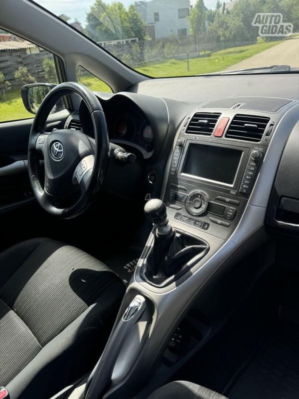 Toyota Auris 2007 Viļņa, ar dzinēja tilpumu 2.00 L un nobraukumu 308 tūkst. km par 1900 €, foto 8 vietnē AUTOMOTO.COM.LV