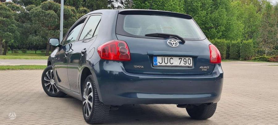 Toyota Auris 2007 in Vilnius, with an engine capacity of 2.00 L and mileage of 317 thousand km for 1950 €, photo 5 on AUTOMOTO.COM.LV