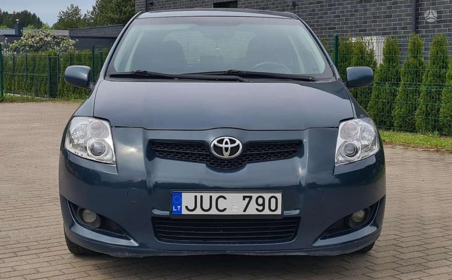 Toyota Auris 2007 in Vilnius, with an engine capacity of 2.00 L and mileage of 317 thousand km for 1950 €, photo 9 on AUTOMOTO.COM.LV