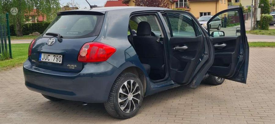 Toyota Auris 2007 in Vilnius, with an engine capacity of 2.00 L and mileage of 317 thousand km for 1950 €, photo 15 on AUTOMOTO.COM.LV