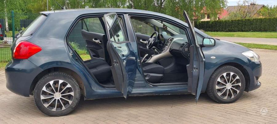 Toyota Auris 2007 in Vilnius, with an engine capacity of 2.00 L and mileage of 317 thousand km for 1950 €, photo 18 on AUTOMOTO.COM.LV