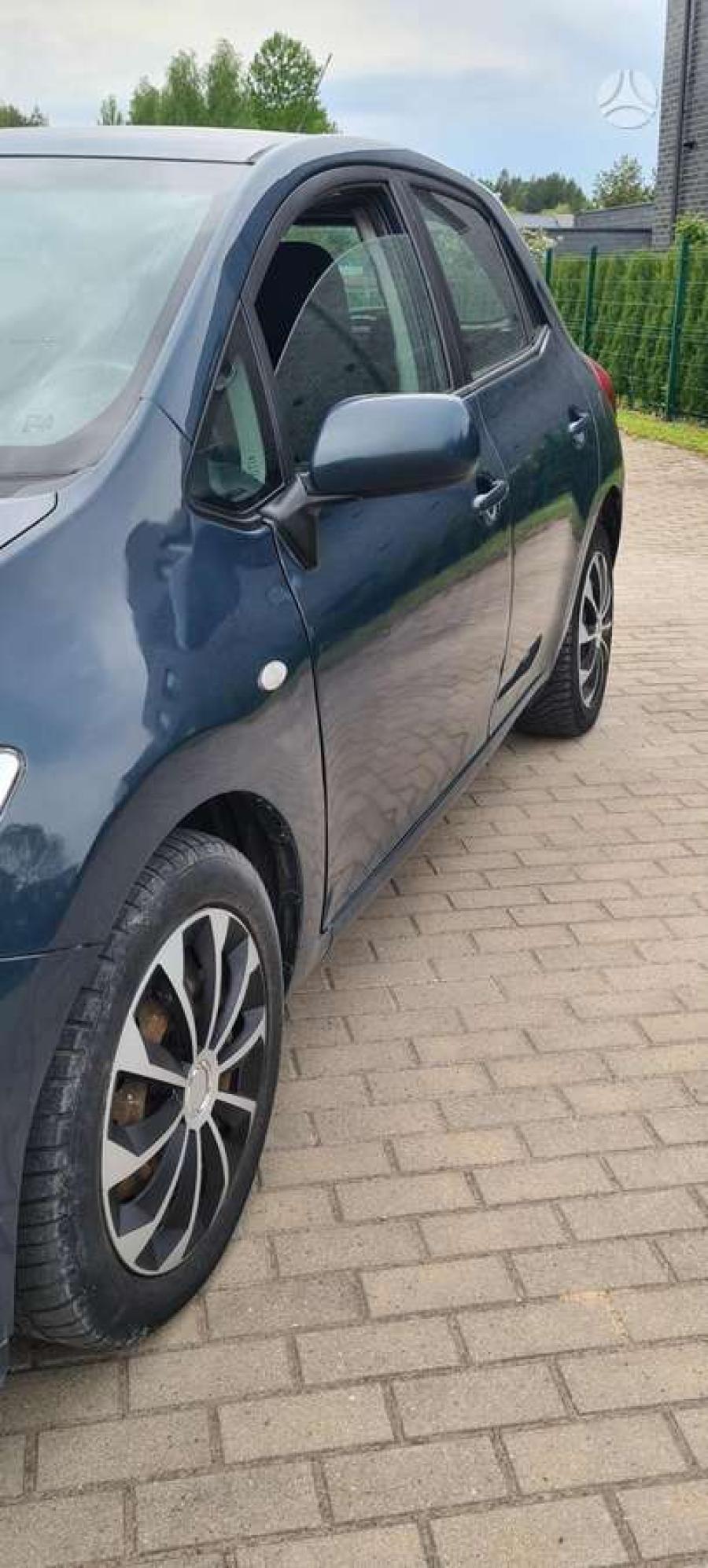 Toyota Auris 2007 in Vilnius, with an engine capacity of 2.00 L and mileage of 317 thousand km for 1950 €, photo 25 on AUTOMOTO.COM.LV