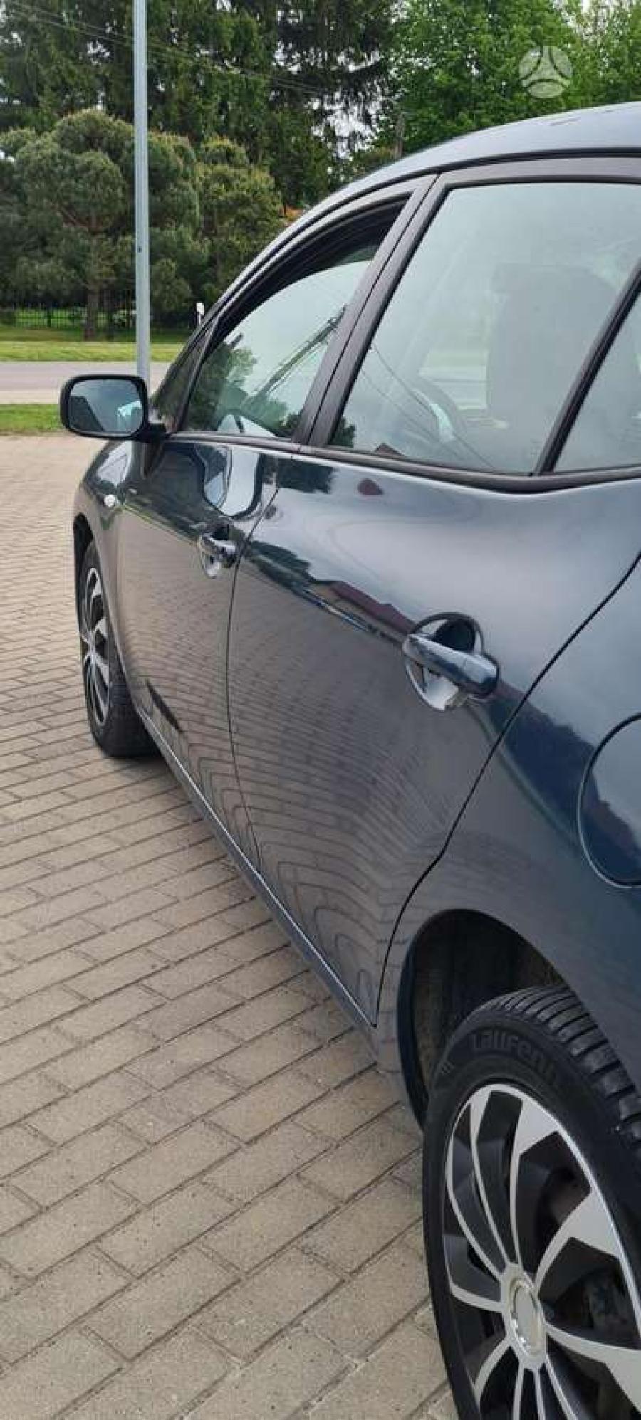 Toyota Auris 2007 in Vilnius, with an engine capacity of 2.00 L and mileage of 317 thousand km for 1950 €, photo 27 on AUTOMOTO.COM.LV