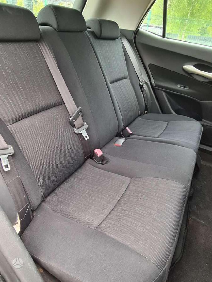 Toyota Auris 2007 in Vilnius, with an engine capacity of 2.00 L and mileage of 317 thousand km for 1950 €, photo 28 on AUTOMOTO.COM.LV
