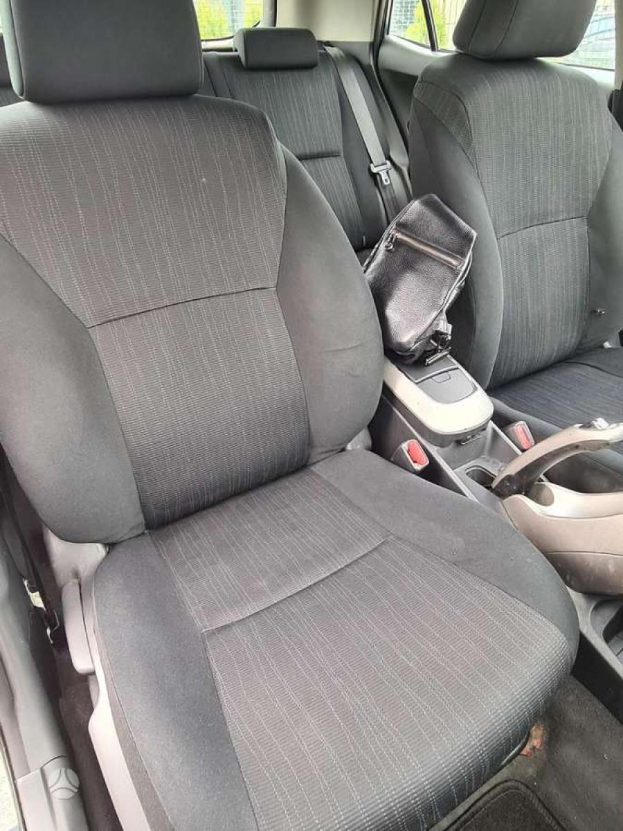 Toyota Auris 2007 in Vilnius, with an engine capacity of 2.00 L and mileage of 317 thousand km for 1950 €, photo 30 on AUTOMOTO.COM.LV