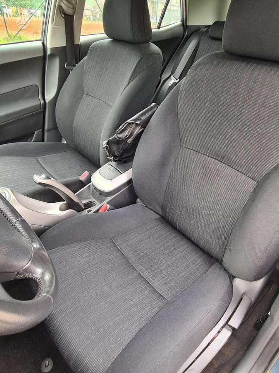 Toyota Auris 2007 in Vilnius, with an engine capacity of 2.00 L and mileage of 317 thousand km for 1950 €, photo 31 on AUTOMOTO.COM.LV