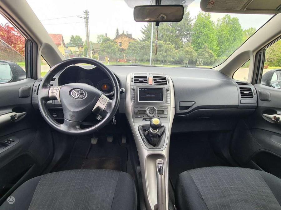 Toyota Auris 2007 in Vilnius, with an engine capacity of 2.00 L and mileage of 317 thousand km for 1950 €, photo 32 on AUTOMOTO.COM.LV