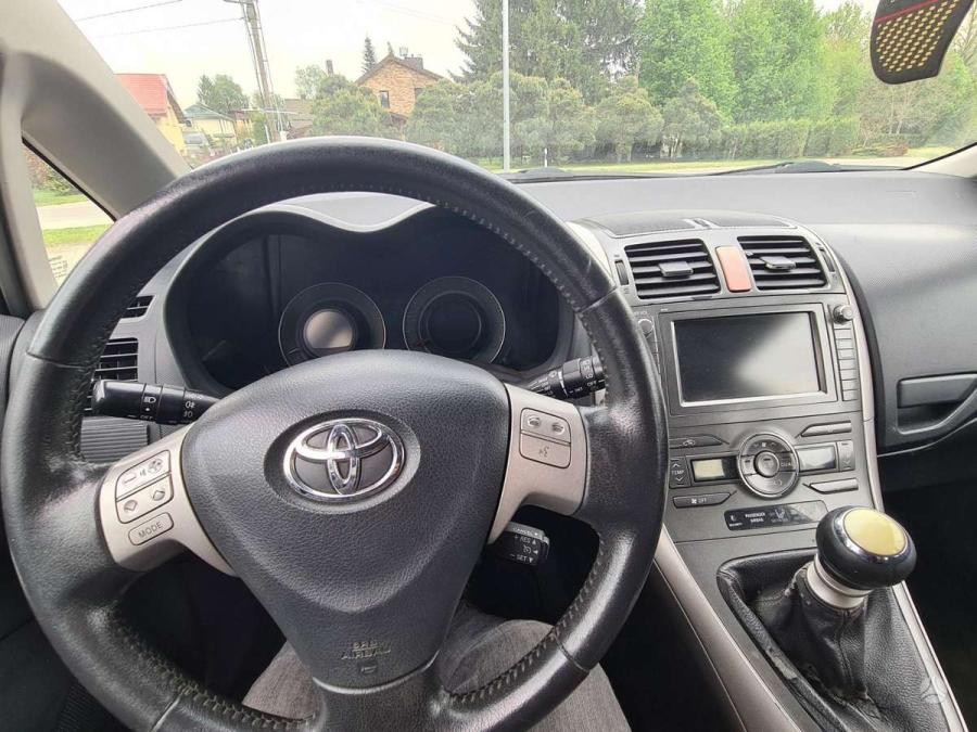 Toyota Auris 2007 in Vilnius, with an engine capacity of 2.00 L and mileage of 317 thousand km for 1950 €, photo 34 on AUTOMOTO.COM.LV