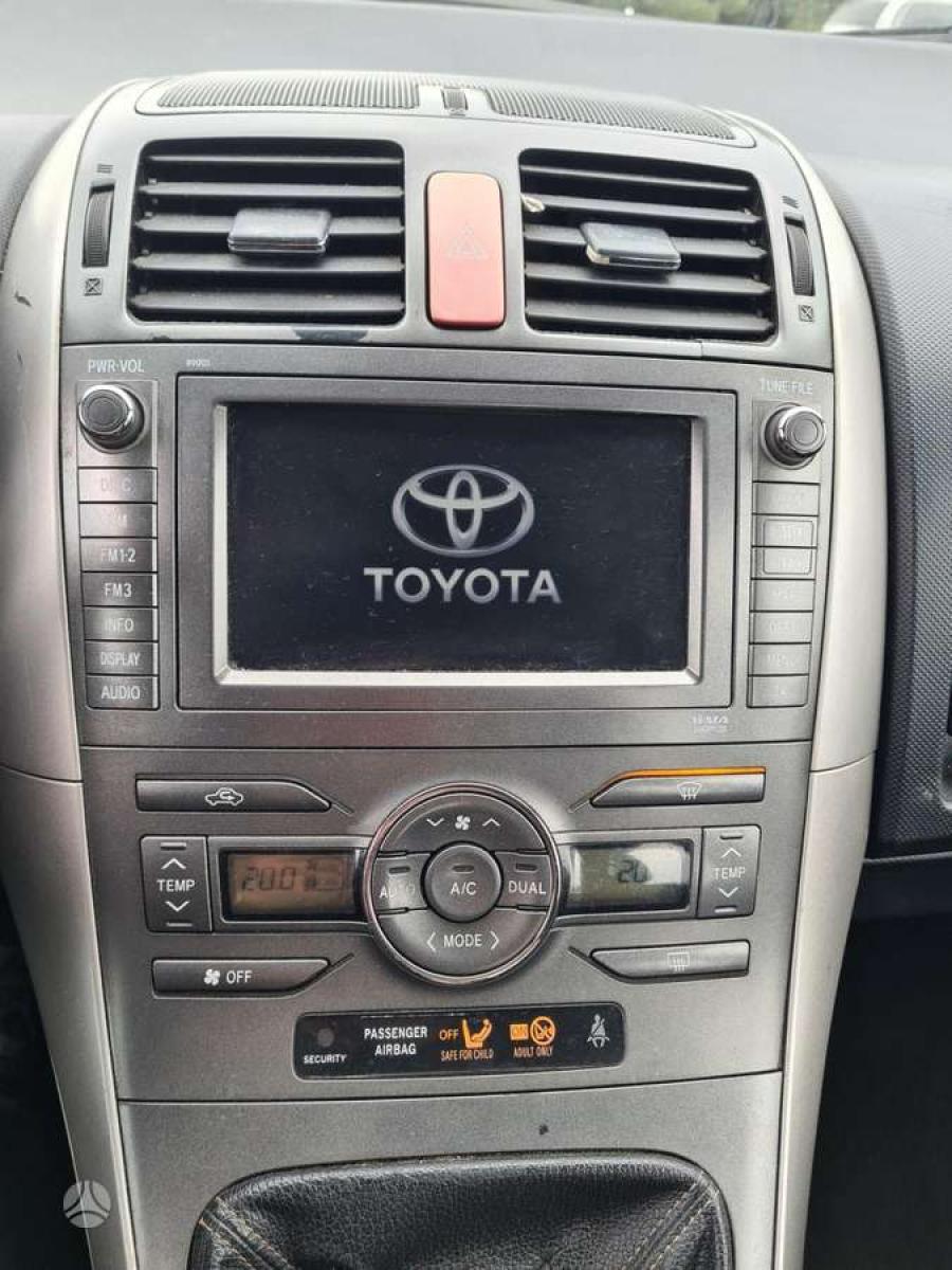 Toyota Auris 2007 in Vilnius, with an engine capacity of 2.00 L and mileage of 317 thousand km for 1950 €, photo 35 on AUTOMOTO.COM.LV
