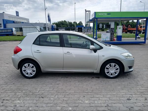 Toyota Auris 2007 in Klaipeda, with an engine capacity of 2.00 L and mileage of 360 thousand km for 1350 €, photo 3 on AUTOMOTO.COM.LV