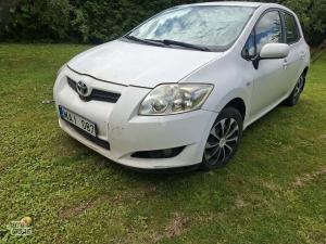 Toyota Auris 2007 in Marijampole, with an engine capacity of 1.40 L and mileage of 300 thousand km for 550 €, photo  on AUTOMOTO.COM.LV