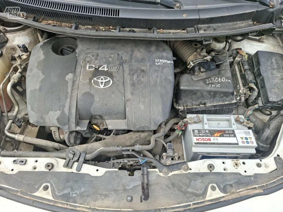 Toyota Auris 2007 in Marijampole, with an engine capacity of 1.40 L and mileage of 300 thousand km for 550 €, photo 7 on AUTOMOTO.COM.LV