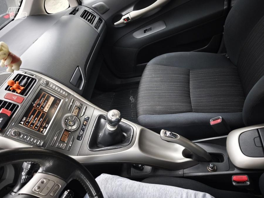 Toyota Auris 2007 in Vilnius, with an engine capacity of 2.00 L and mileage of 344 thousand km for 1500 €, photo 7 on AUTOMOTO.COM.LV