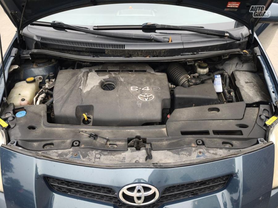 Toyota Auris 2007 in Vilnius, with an engine capacity of 2.00 L and mileage of 344 thousand km for 1500 €, photo 9 on AUTOMOTO.COM.LV