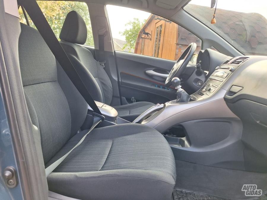 Toyota Auris 2007 in Mazeikiai, with an engine capacity of 2.00 L and mileage of 213 thousand km for 3300 €, photo 20 on AUTOMOTO.COM.LV