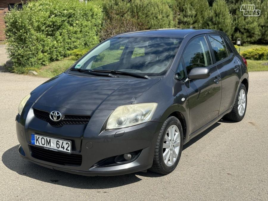 Toyota Auris 2007 in Vilnius, with an engine capacity of 2.00 L and mileage of 308 thousand km for 1500 €, photo 1 on AUTOMOTO.COM.LV