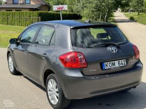 Toyota Auris 2007 in Vilnius, with an engine capacity of 2.00 L and mileage of 308 thousand km for 1500 €, photo 5 on AUTOMOTO.COM.LV