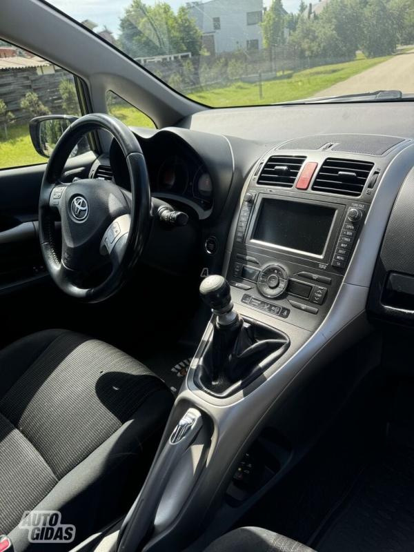 Toyota Auris 2007 Viļņa, ar dzinēja tilpumu 2.00 L un nobraukumu 308 tūkst. km par 1500 €, foto 9 vietnē AUTOMOTO.COM.LV