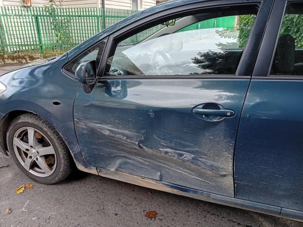 Toyota Auris 2007 Kauņa, ar dzinēja tilpumu 2.00 L un nobraukumu 280 tūkst. km par 750 €, foto 5 vietnē AUTOMOTO.COM.LV