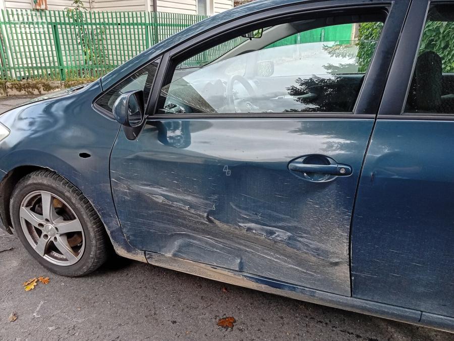 Toyota Auris 2007 Kauņa, ar dzinēja tilpumu 2.00 L un nobraukumu 280 tūkst. km par 750 €, foto 5 vietnē AUTOMOTO.COM.LV