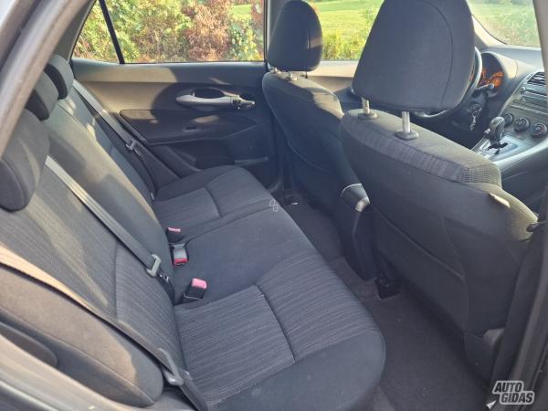 Toyota Auris 2007 in Ukmerge, with an engine capacity of 1.40 L and mileage of 315 thousand km for 1350 €, photo 7 on AUTOMOTO.COM.LV