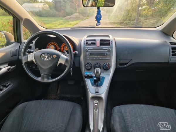 Toyota Auris 2007 in Ukmerge, with an engine capacity of 1.40 L and mileage of 315 thousand km for 1350 €, photo 8 on AUTOMOTO.COM.LV
