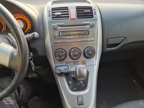 Toyota Auris 2007 in Ukmerge, with an engine capacity of 1.40 L and mileage of 315 thousand km for 1350 €, photo 10 on AUTOMOTO.COM.LV