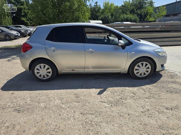 Toyota Auris 2007 in Vilnius, with an engine capacity of 1.40 L and mileage of 240 thousand km for 1100 €, photo 7 on AUTOMOTO.COM.LV