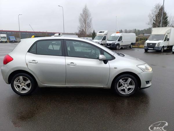 Toyota Auris 2008 in Vilnius, with an engine capacity of 1.36 L and mileage of 286 thousand km for 2500 €, photo 5 on AUTOMOTO.COM.LV