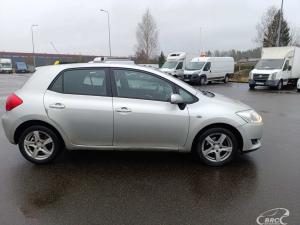 Toyota Auris 2008 in Vilnius, with an engine capacity of 1.36 L and mileage of 286 thousand km for 2500 €, photo 5 on AUTOMOTO.COM.LV