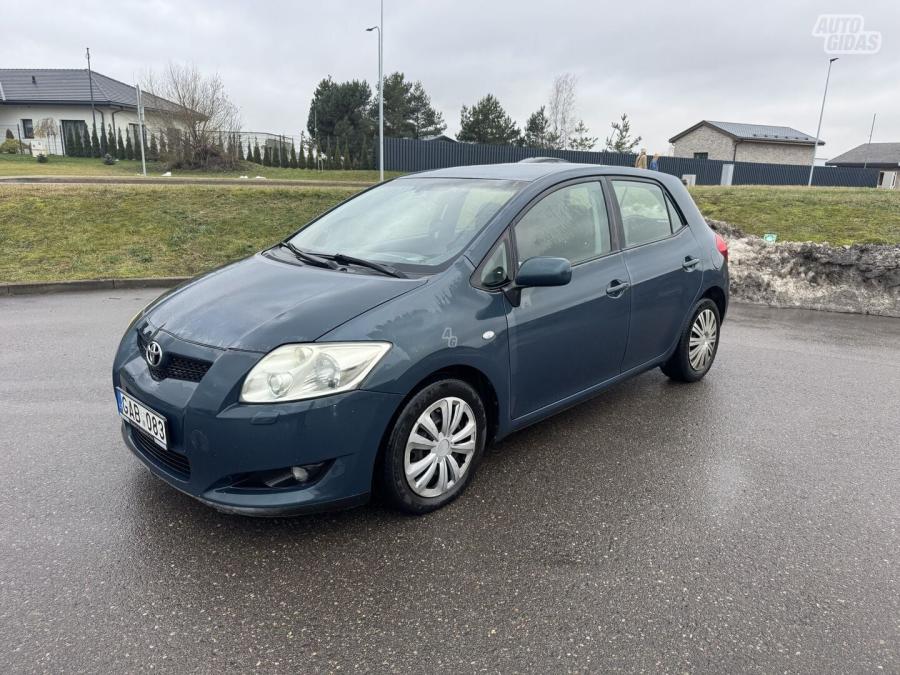 Toyota Auris 2008 in Utena, with an engine capacity of 2.00 L and mileage of 280 thousand km for 750 €, photo 1 on AUTOMOTO.COM.LV