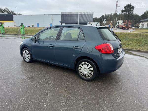 Toyota Auris 2008 in Utena, with an engine capacity of 2.00 L and mileage of 280 thousand km for 750 €, photo 4 on AUTOMOTO.COM.LV