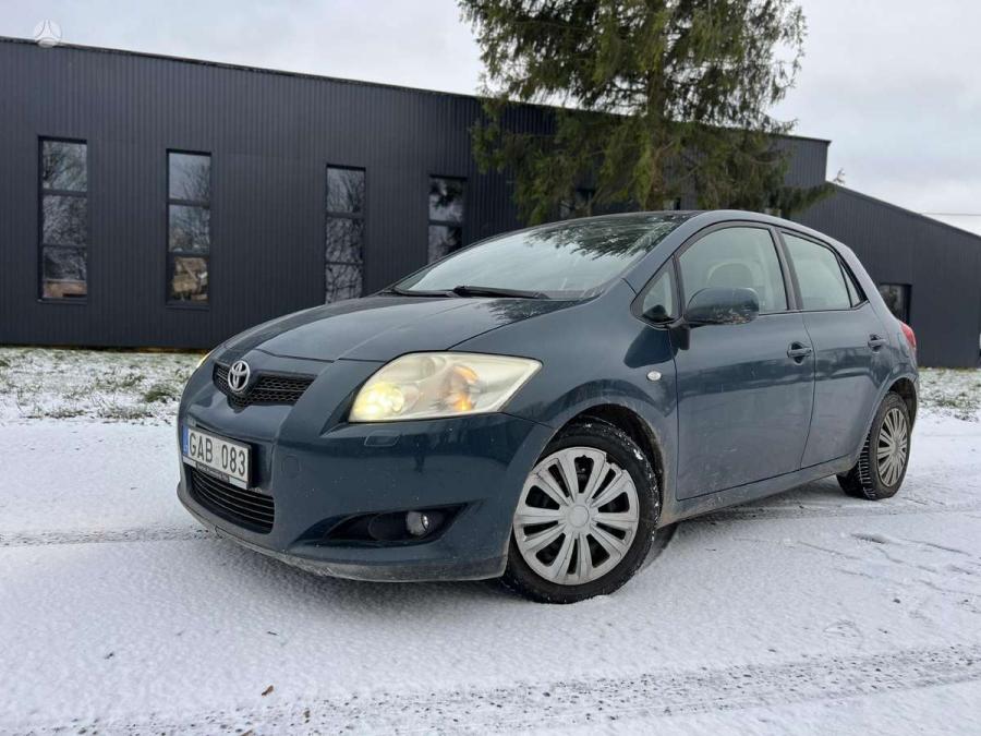 Toyota Auris 2008 Viļņa, ar dzinēja tilpumu 2.00 L un nobraukumu 380 tūkst. km par 1500 €, foto 1 vietnē AUTOMOTO.COM.LV