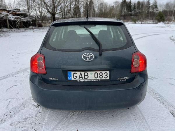 Toyota Auris 2008 Viļņa, ar dzinēja tilpumu 2.00 L un nobraukumu 380 tūkst. km par 1500 €, foto 3 vietnē AUTOMOTO.COM.LV