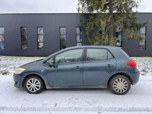 Toyota Auris 2008 Viļņa, ar dzinēja tilpumu 2.00 L un nobraukumu 380 tūkst. km par 1500 €, foto 4 vietnē AUTOMOTO.COM.LV