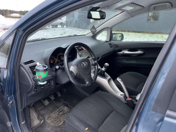 Toyota Auris 2008 Viļņa, ar dzinēja tilpumu 2.00 L un nobraukumu 380 tūkst. km par 1500 €, foto 8 vietnē AUTOMOTO.COM.LV