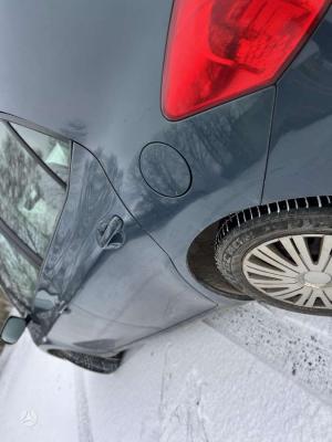 Toyota Auris 2008 Viļņa, ar dzinēja tilpumu 2.00 L un nobraukumu 380 tūkst. km par 1500 €, foto 11 vietnē AUTOMOTO.COM.LV